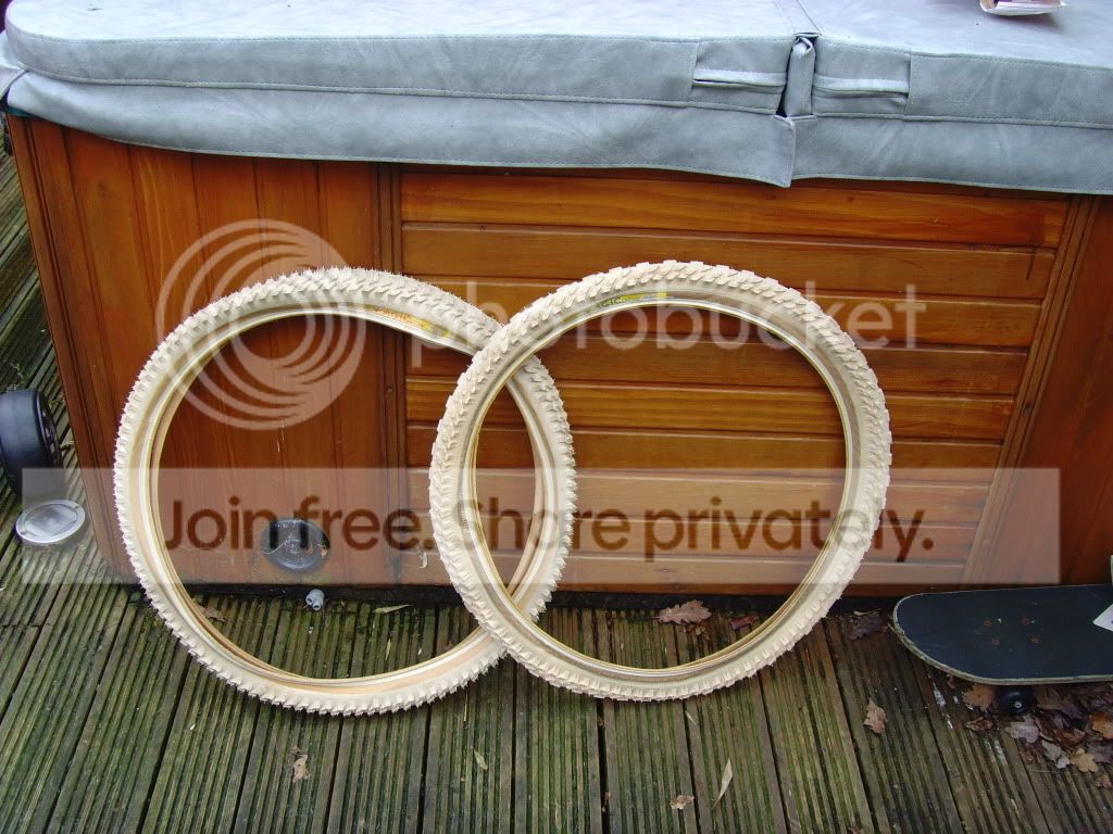 NOS Front and Rear white/cream Panaracer magic xc tyres DROP | Retrobike